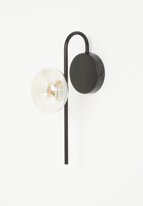 Leo Wall Light