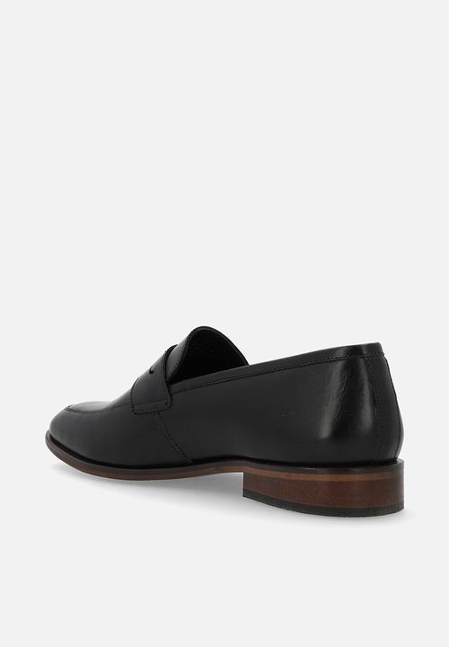 George - Black