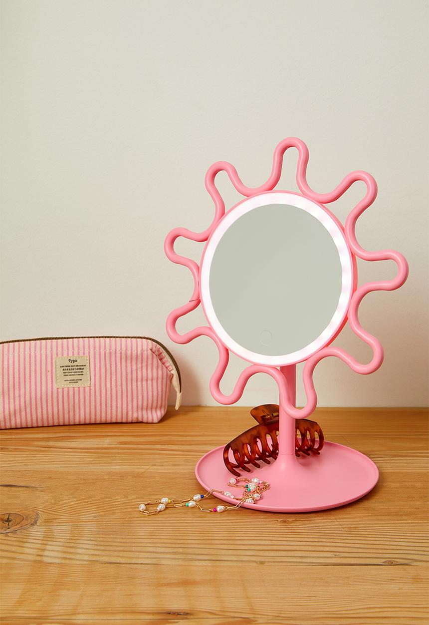 Shaped mirror desk lamp - pink daisy