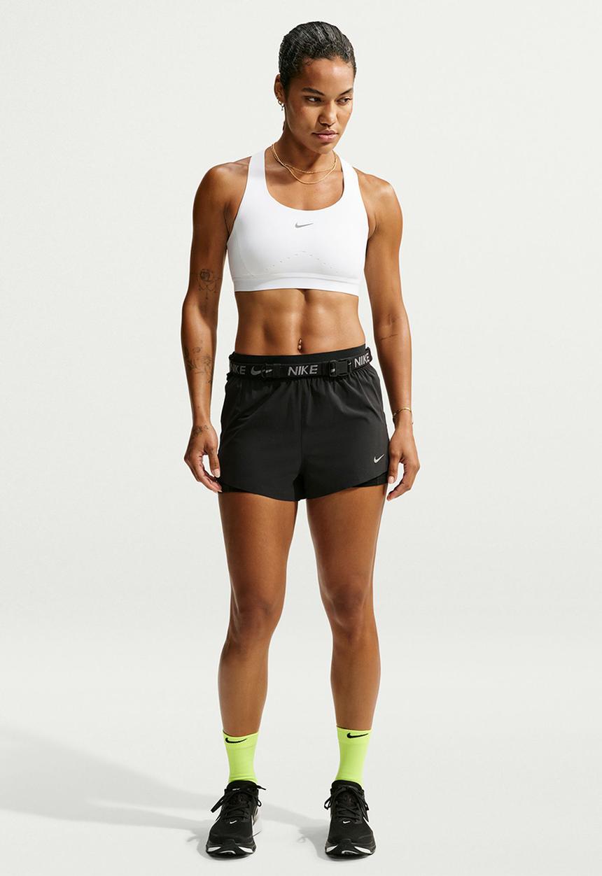 W Nk Swift High-Support Lightly Lined Sports Bra - White/Reflectivesilv ...