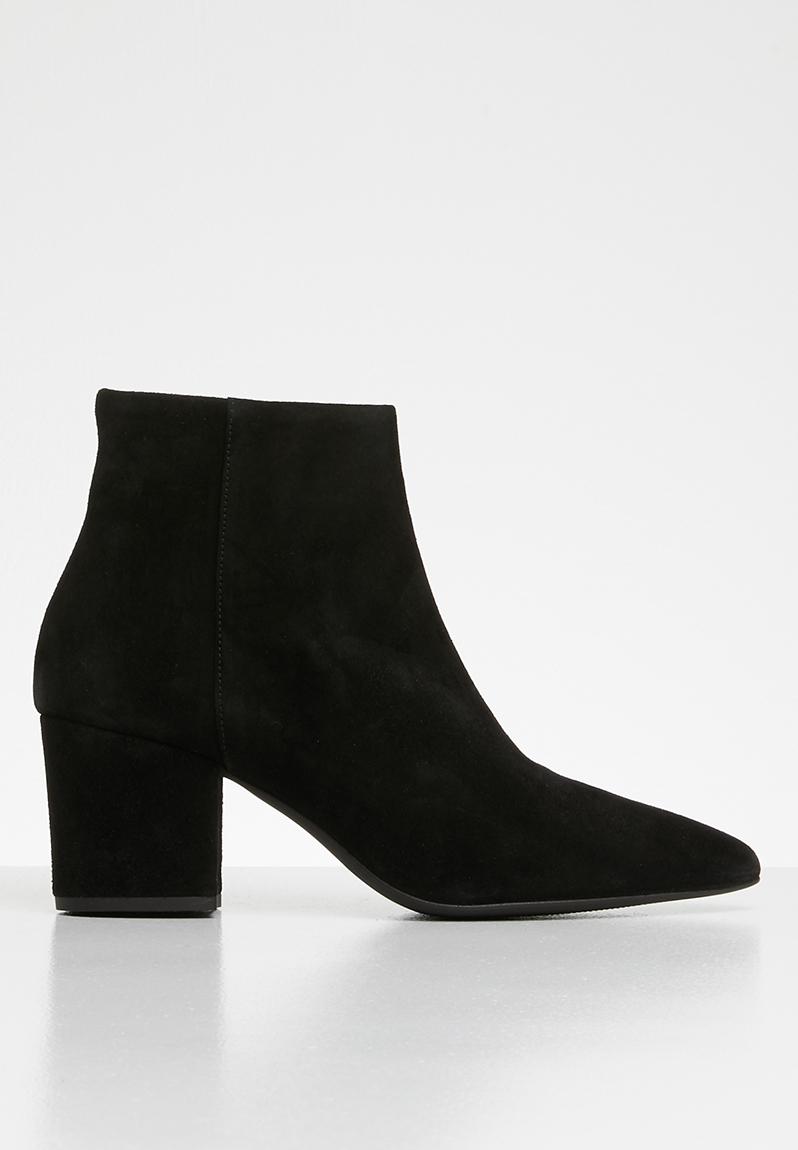 Astrid suede boot - black