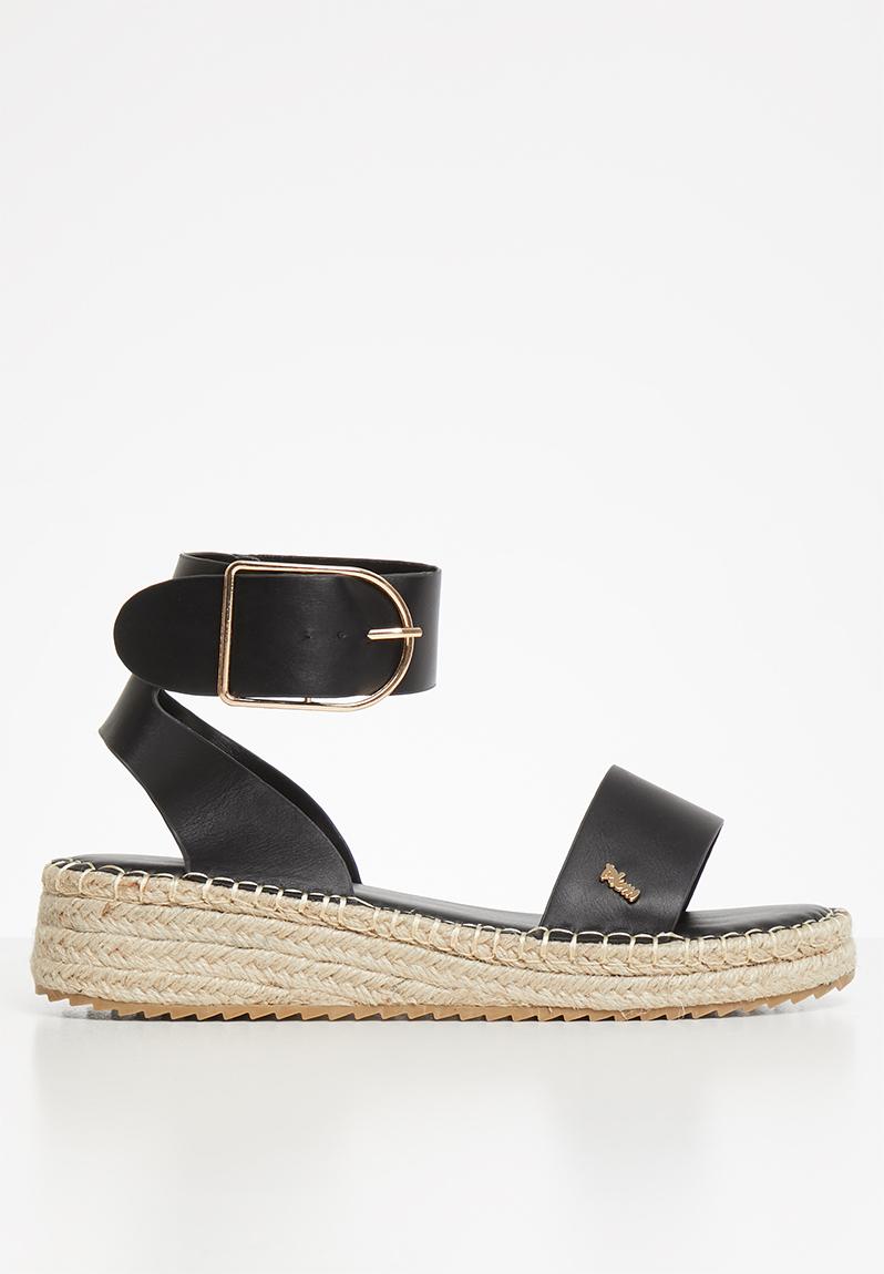 Chic sandal - black 1 Plum Sandals & Flip Flops | Superbalist.com