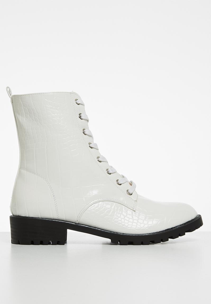 Pat combat boot - white