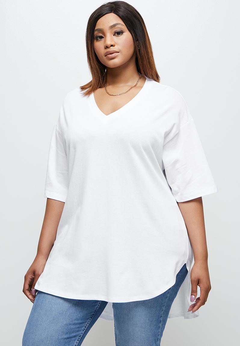 Ss v-neck stepped hem tee - white edit Plus Tops | Superbalist.com