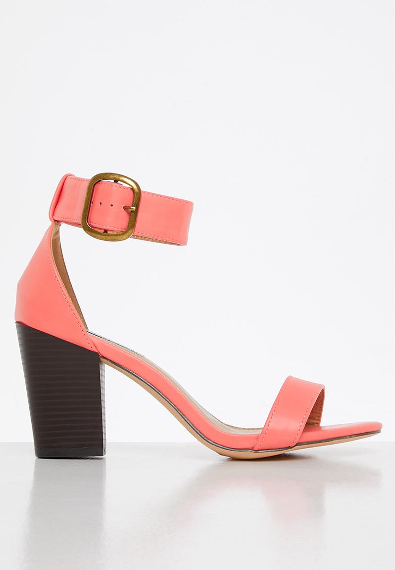 Angela ankle strap block heel - coral