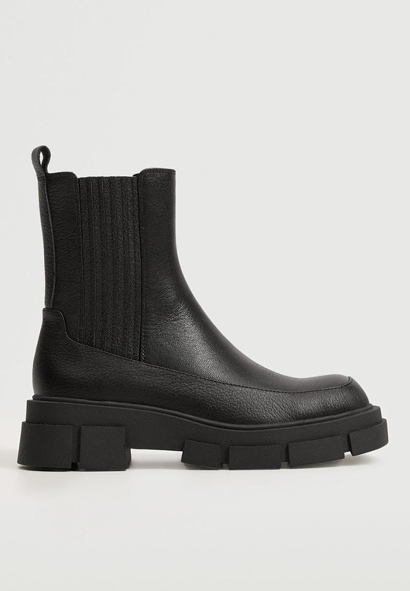 Dent leather track sole ankle boot - black