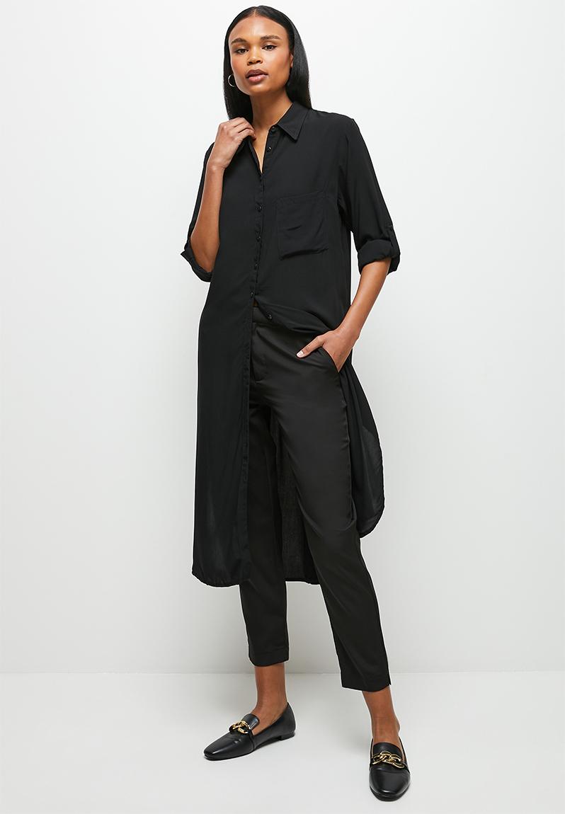 Longline side slit shirt - black