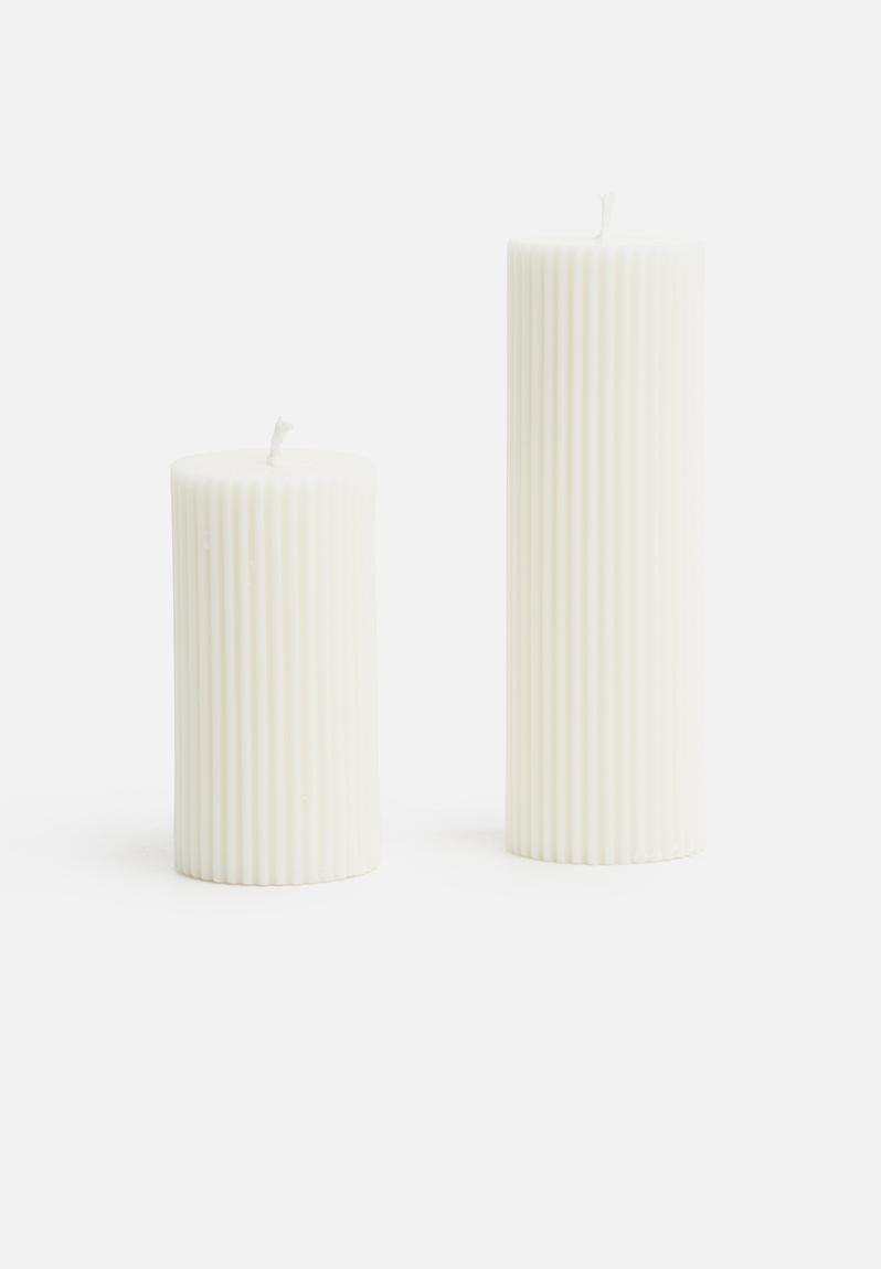 2 Cylinder Shaped Candle Set