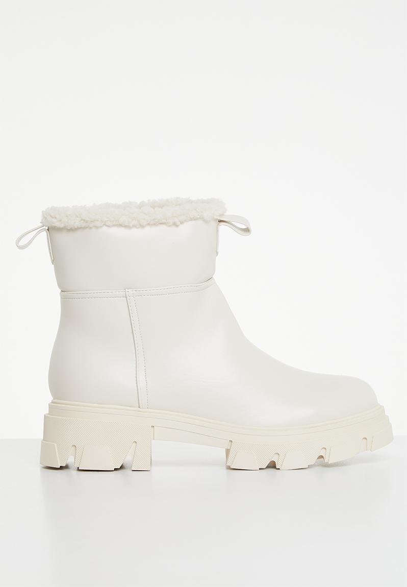Chilli ankle boot - ecru pu borg lining