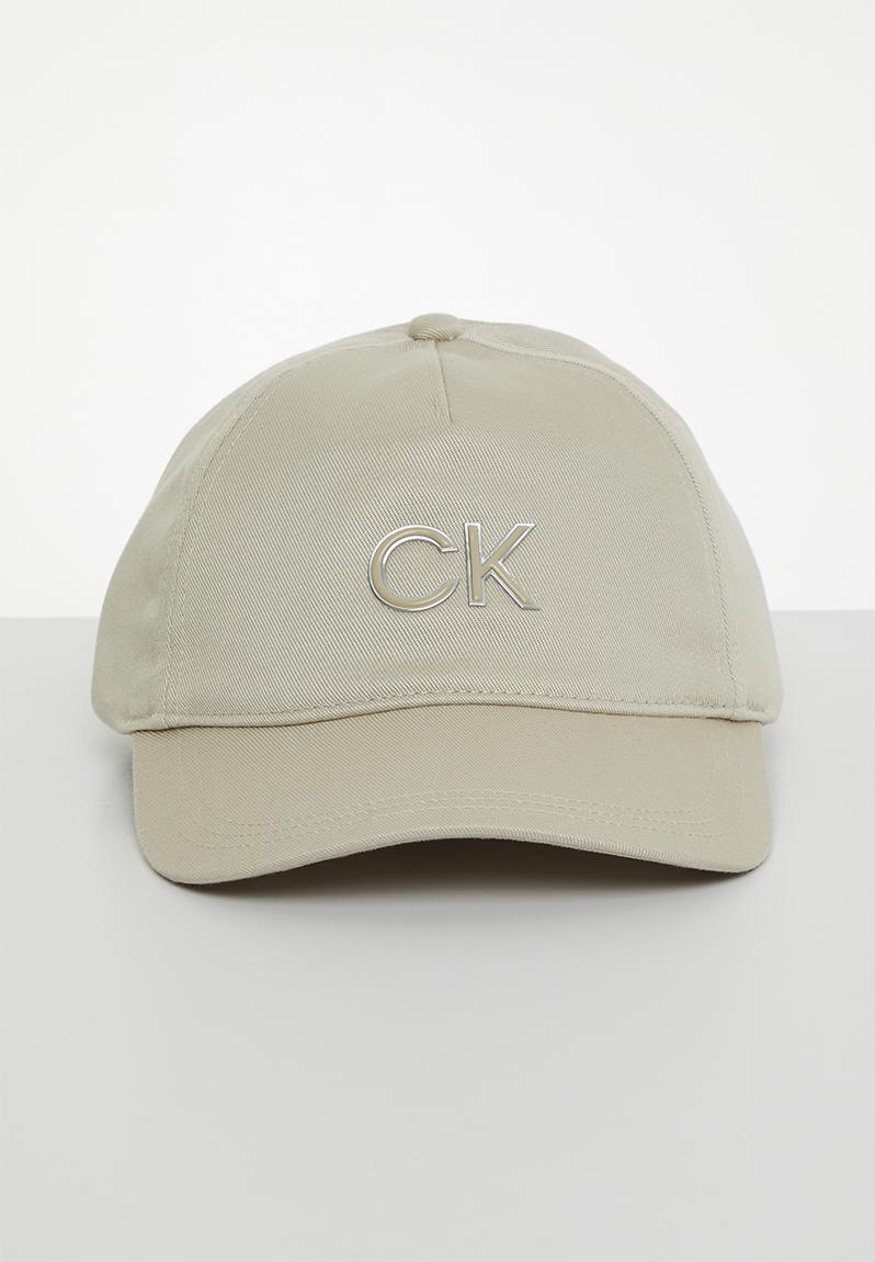 Re-lock inlay ck bb cap- stoney beige CALVIN KLEIN Headwear ...