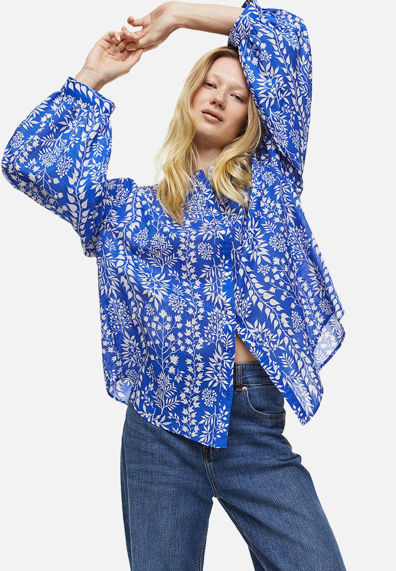 Voluminous balloon-sleeved blouse - blue/floral - 1139529001 H&M ...