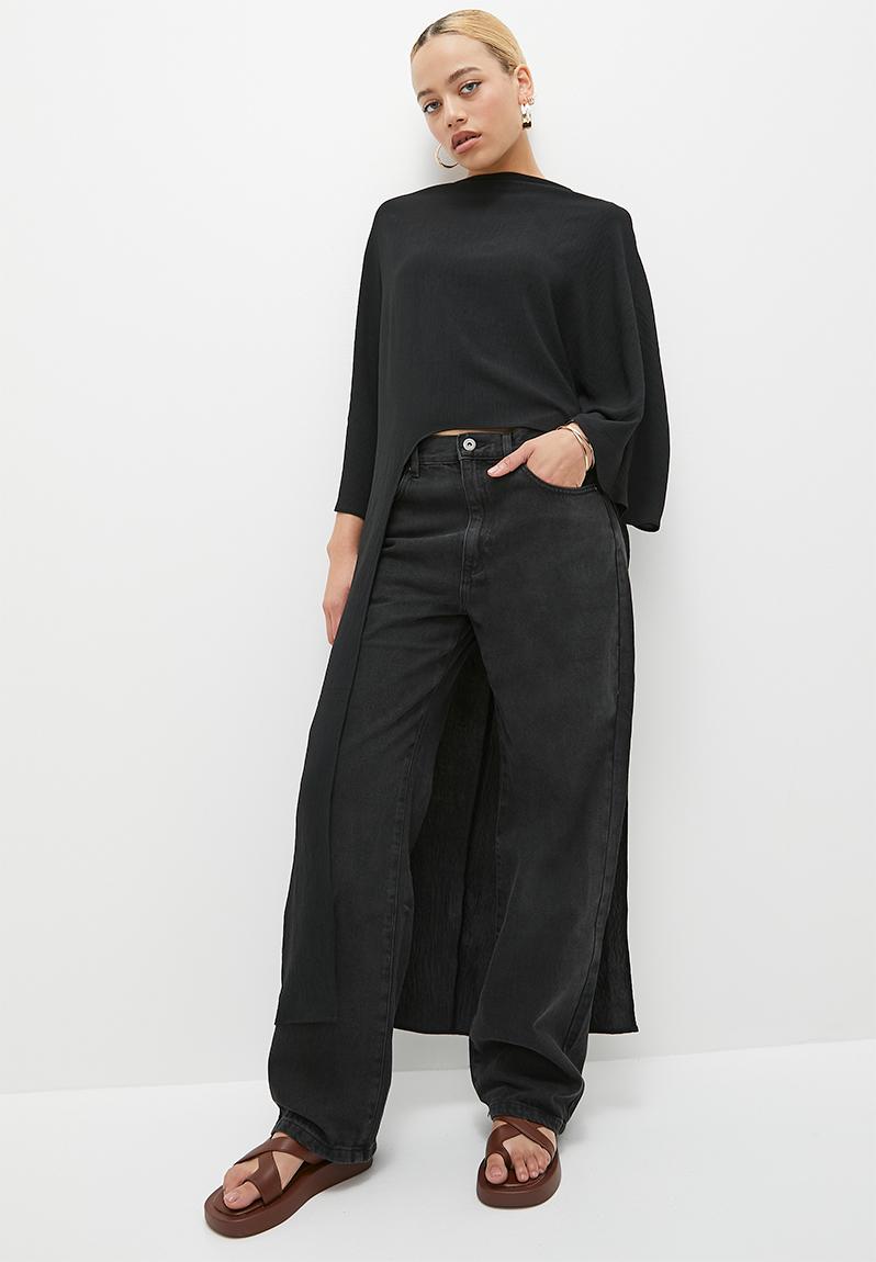 Exaggerated drape shell - black