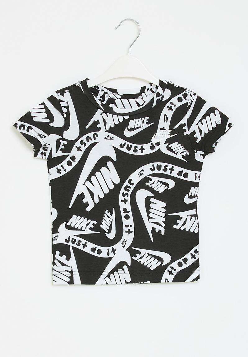 Nike brandmark basic tee - black.