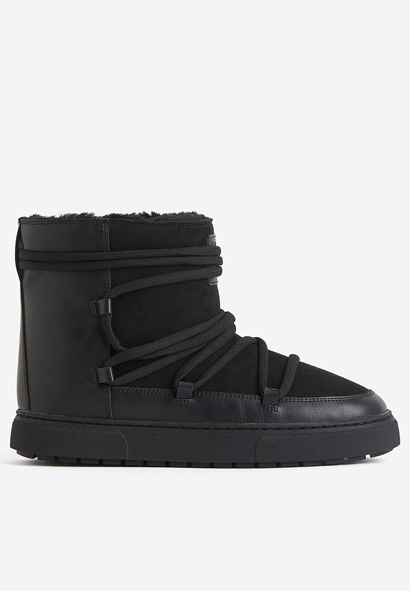 Laced padded boots - black - 1198268002