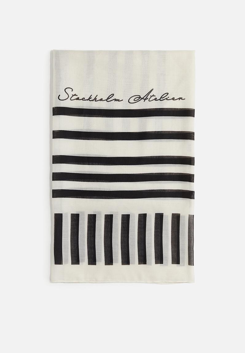 Printed blanket scarf - light beige/black striped - 1210671002