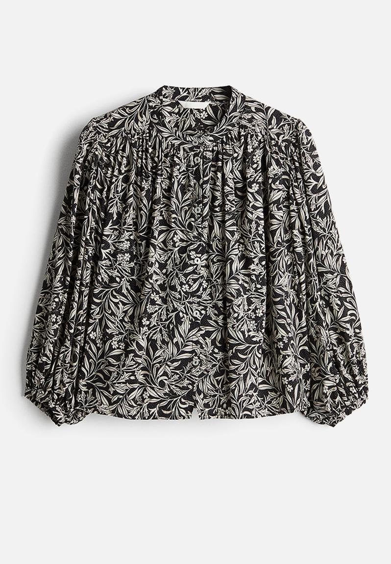 Balloon-sleeved blouse - black/patterned - 1239276004