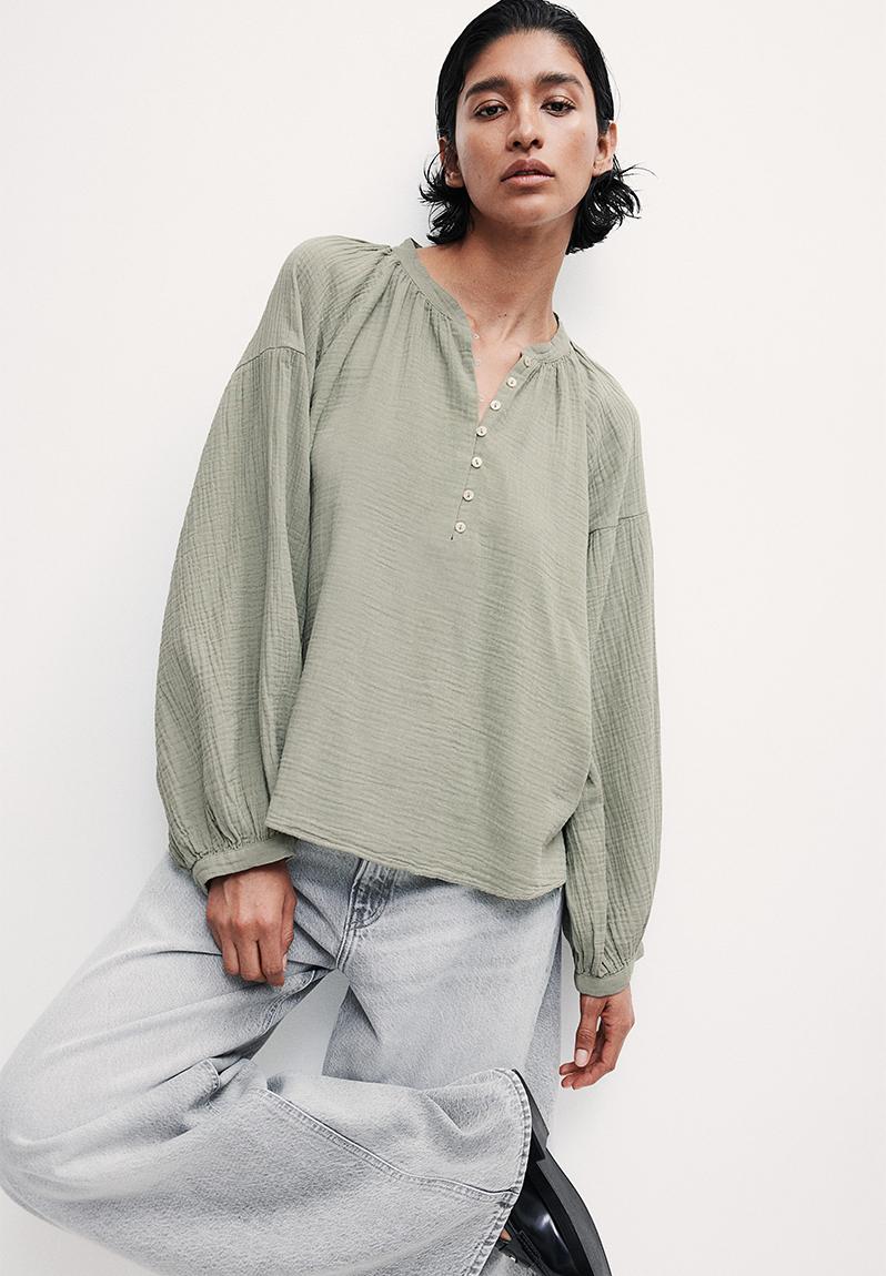 Balloon-sleeved muslin blouse - light khaki green - 1257838003 H&M ...