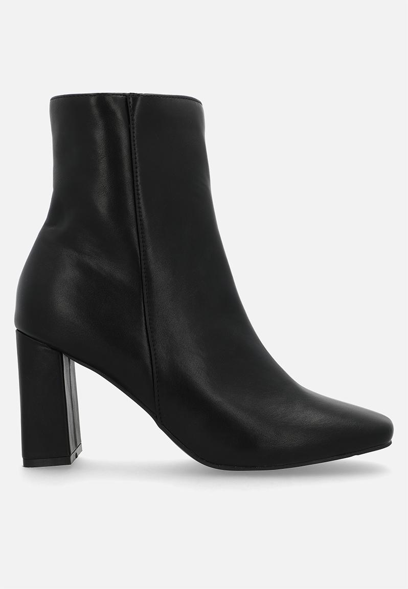Joy boot - black