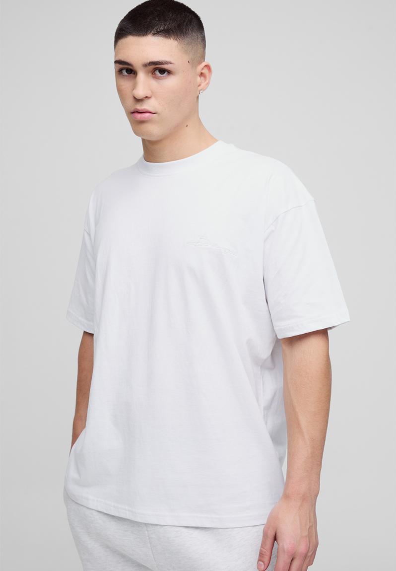 Oversized BM Signature Embroidered Crew Neck T-shirt - White boohooMAN ...