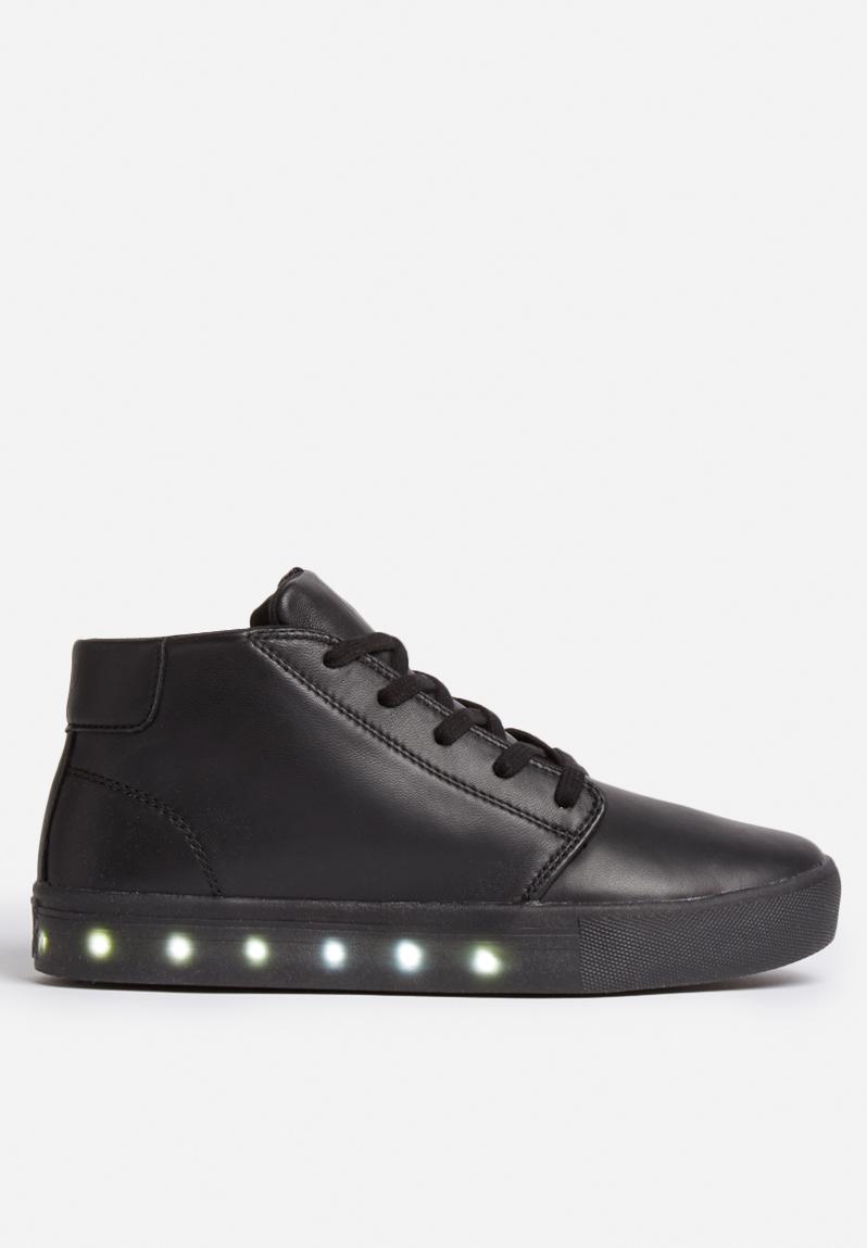 Chukka pop-black leather