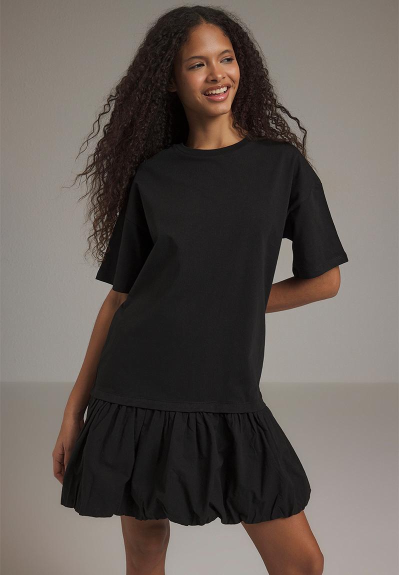 Black Woven Flounce Shift Cut Mini Knit Dress
