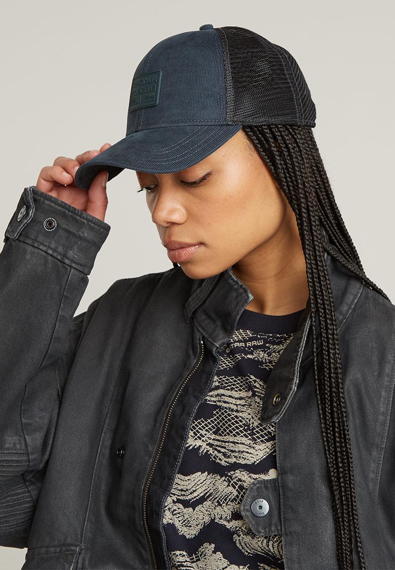 Embro baseball trucker cap - legion blue