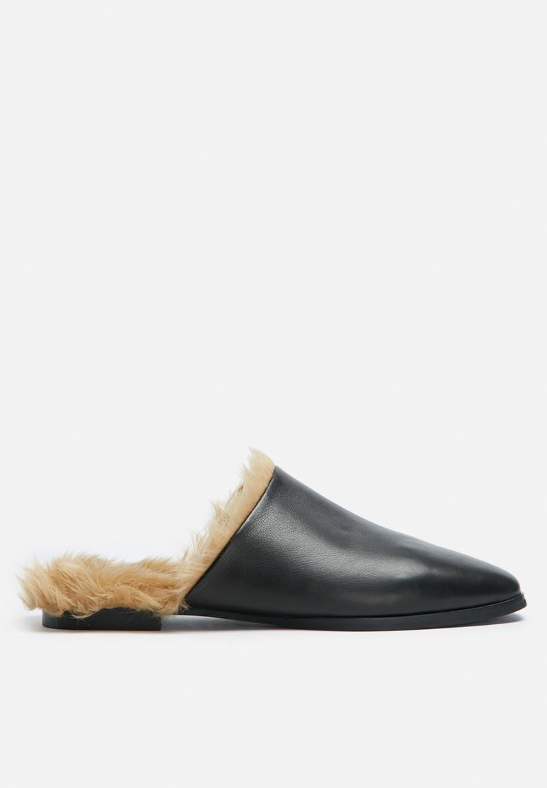 Kim slide - black with fur Sol Sana Pumps & Flats | Superbalist.com