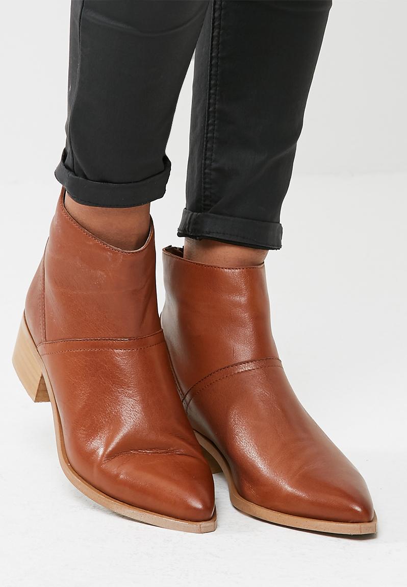 Elisabeth leather boot - Cognac Vero Moda Boots | Superbalist.com