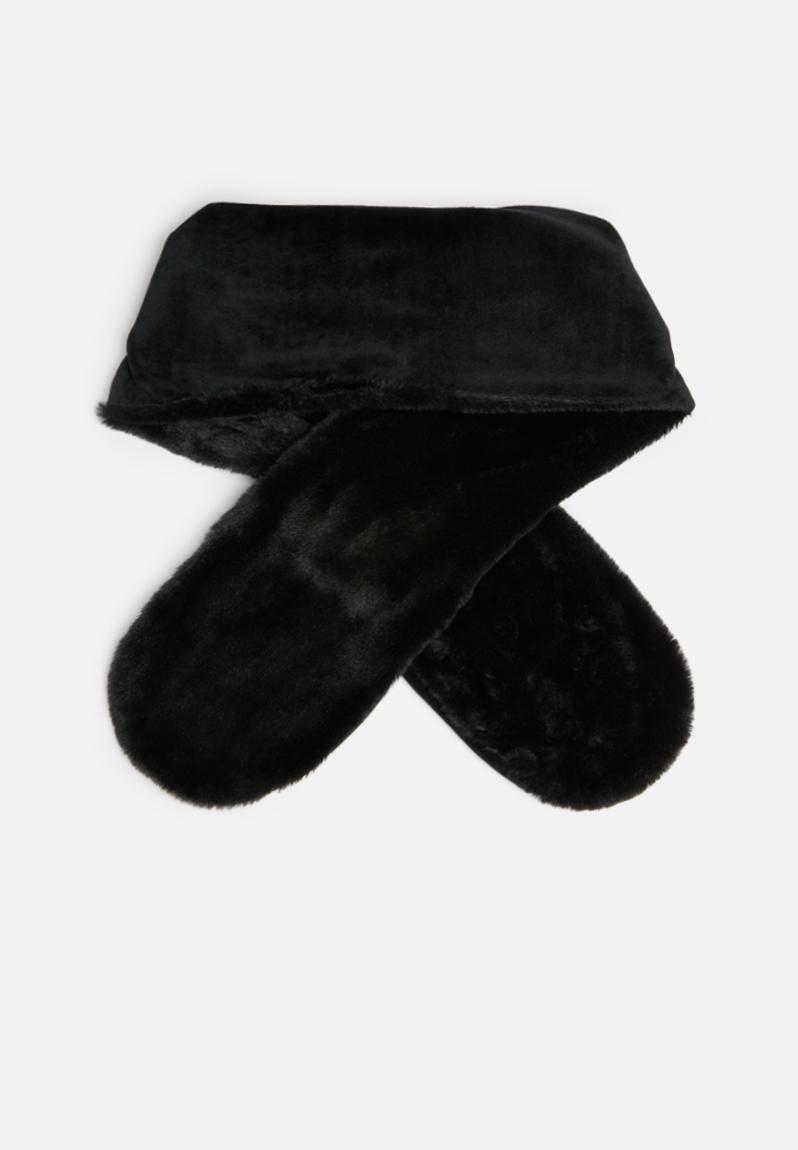 Zee Fur Stole- Black